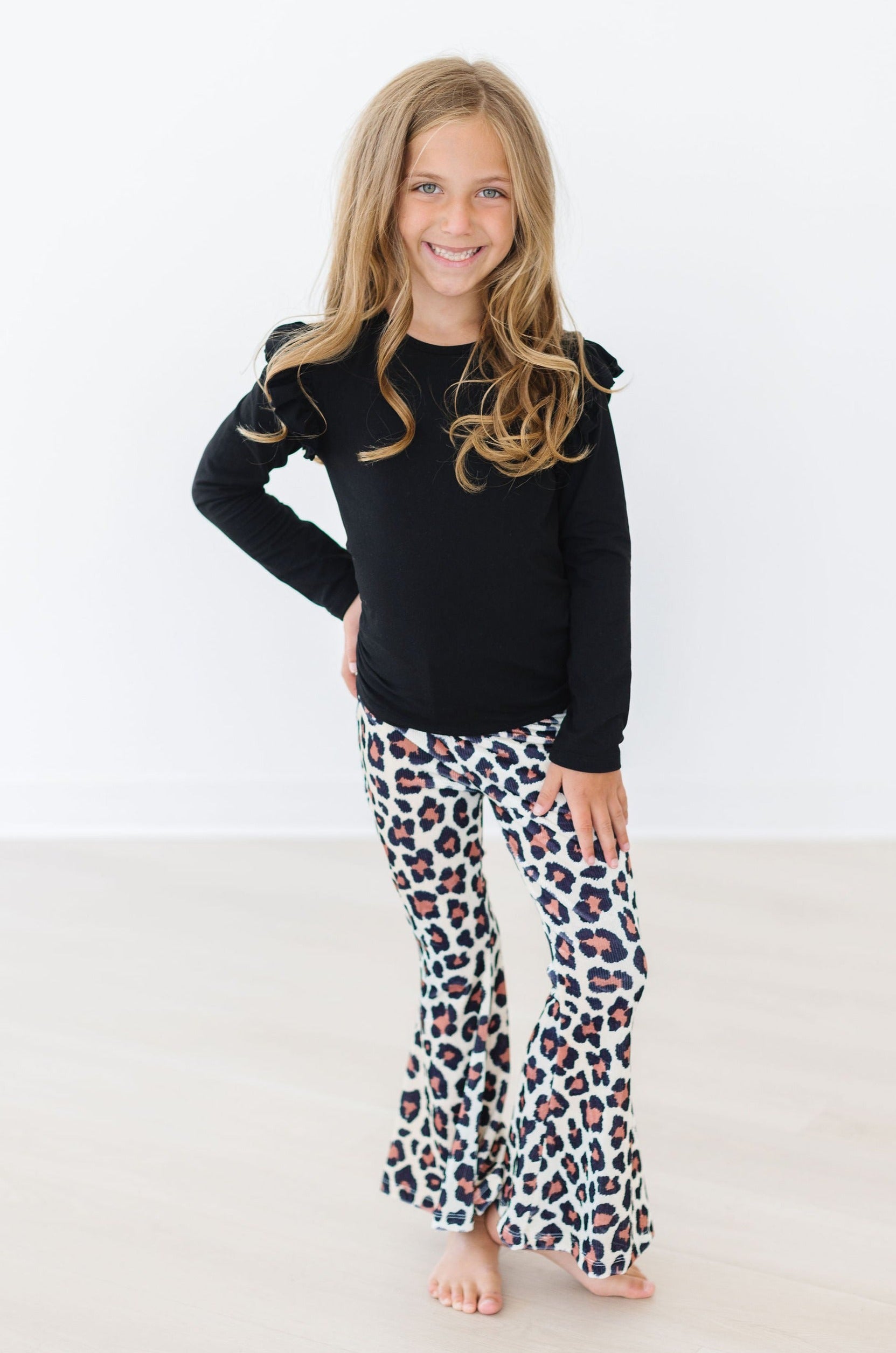 Wild One Ribbed Velvet Bells – Velin Boutique